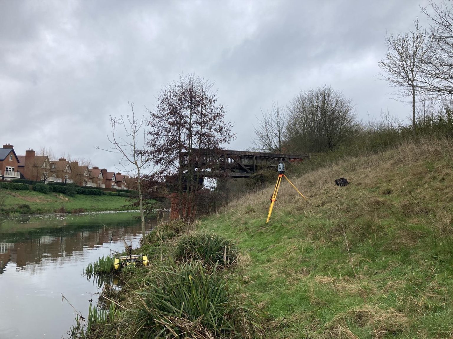 Positioning a Syphon Pipe in Winter? Tough Guy Surveyors get it done ...